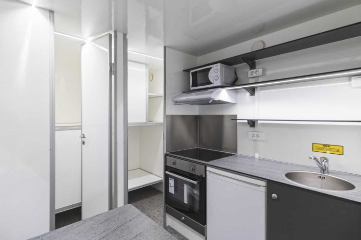 Mobile Accommodation Trailer 4 sale, 7.3m long, towable, Warm